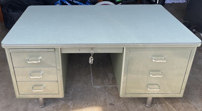 1900-1950 - Tanker Desk