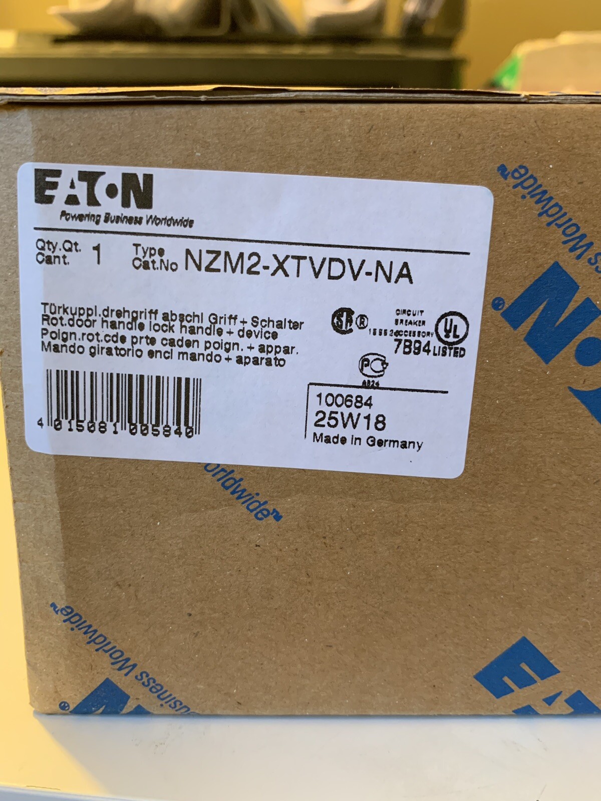 NZM2-XTVDV-NA Black Handle Eaton moeller series | eBay