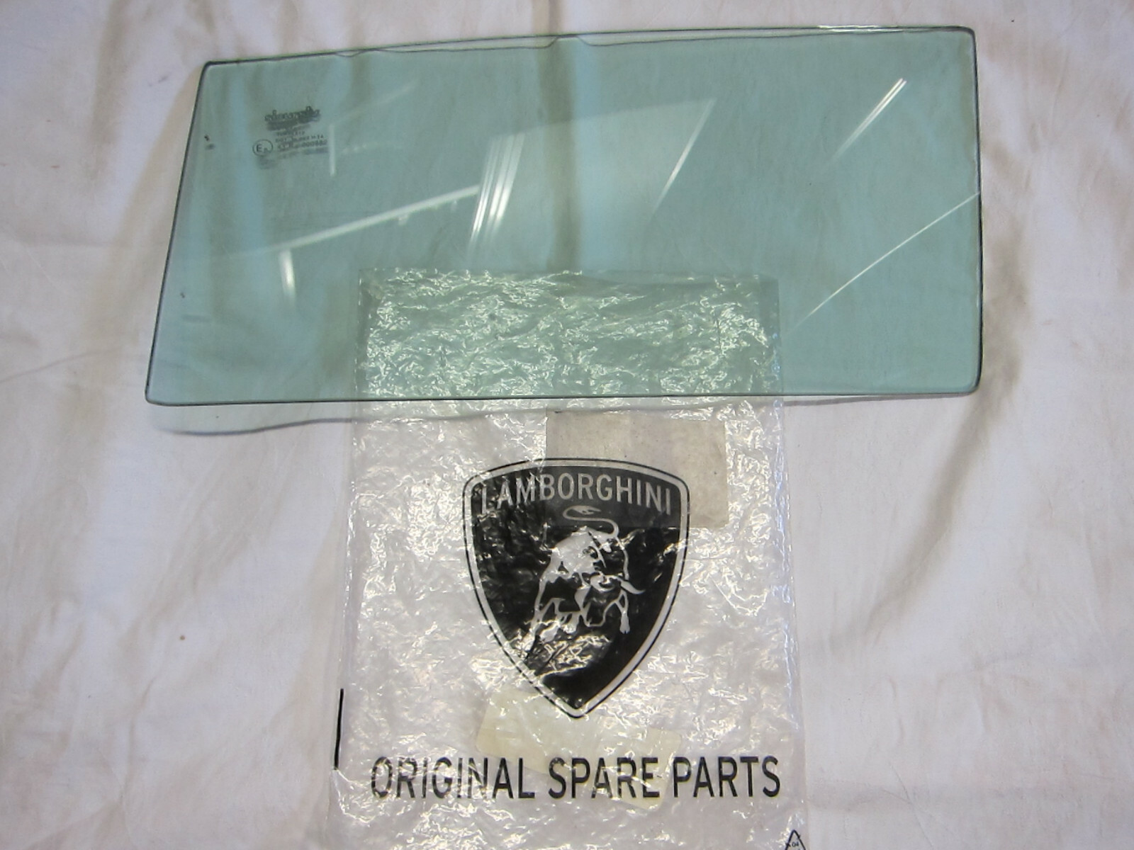 Original Lamborghini Countach rear side glass window left sicursiv ...