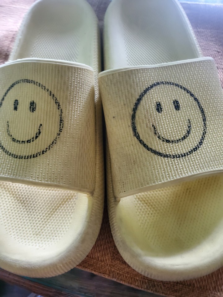 Smiley Face Size 10 Slip On Flip Flop Yellow | eBay