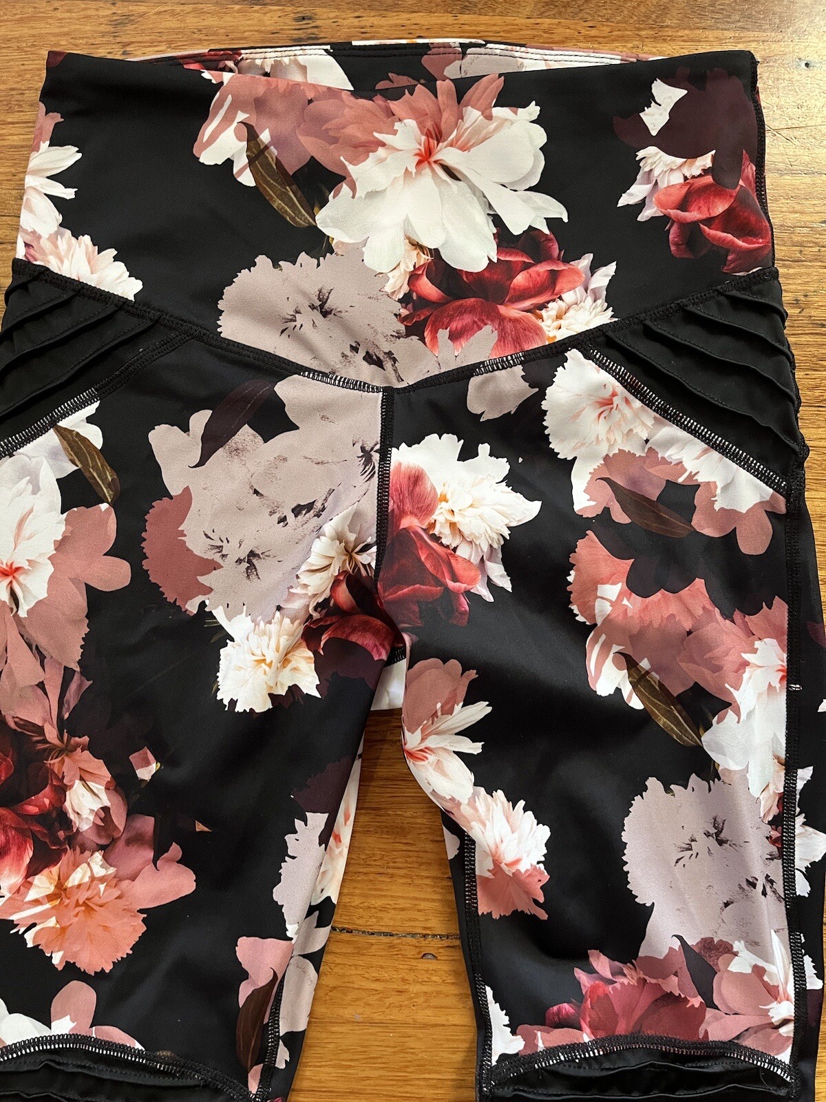 Women’s LURV Floral 7/8 Leggings Activewear Size XS BNWOT Yoga Gym ...