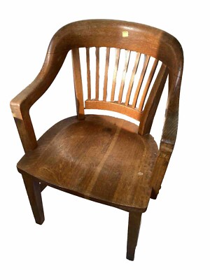 1900-1950 - Courthouse Chair
