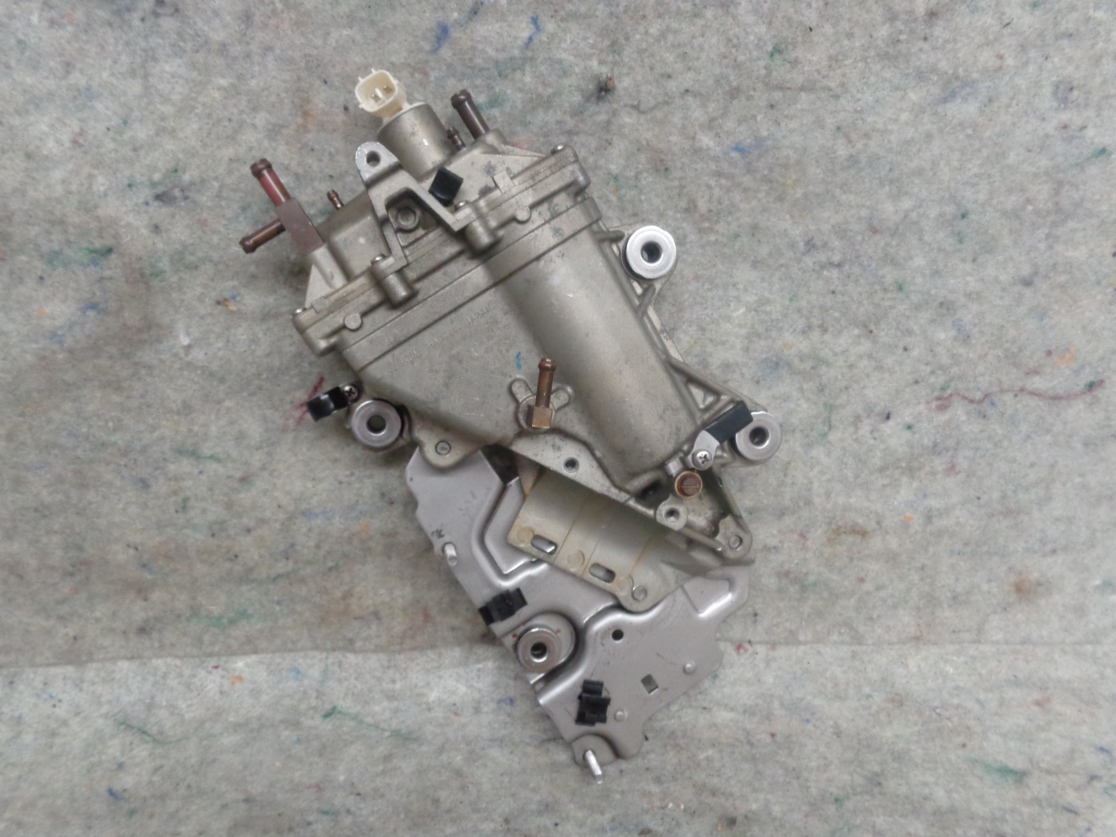 YAMAHA FLOAT CHAMBER ASSY #69J-14182-10-00 | eBay