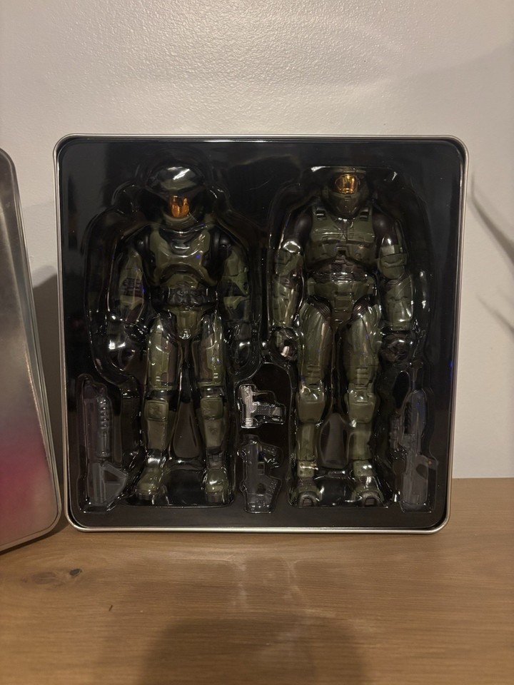 Halo 2 Master Chief Evolution Set Exclusive Collector's Tin 2004 | eBay