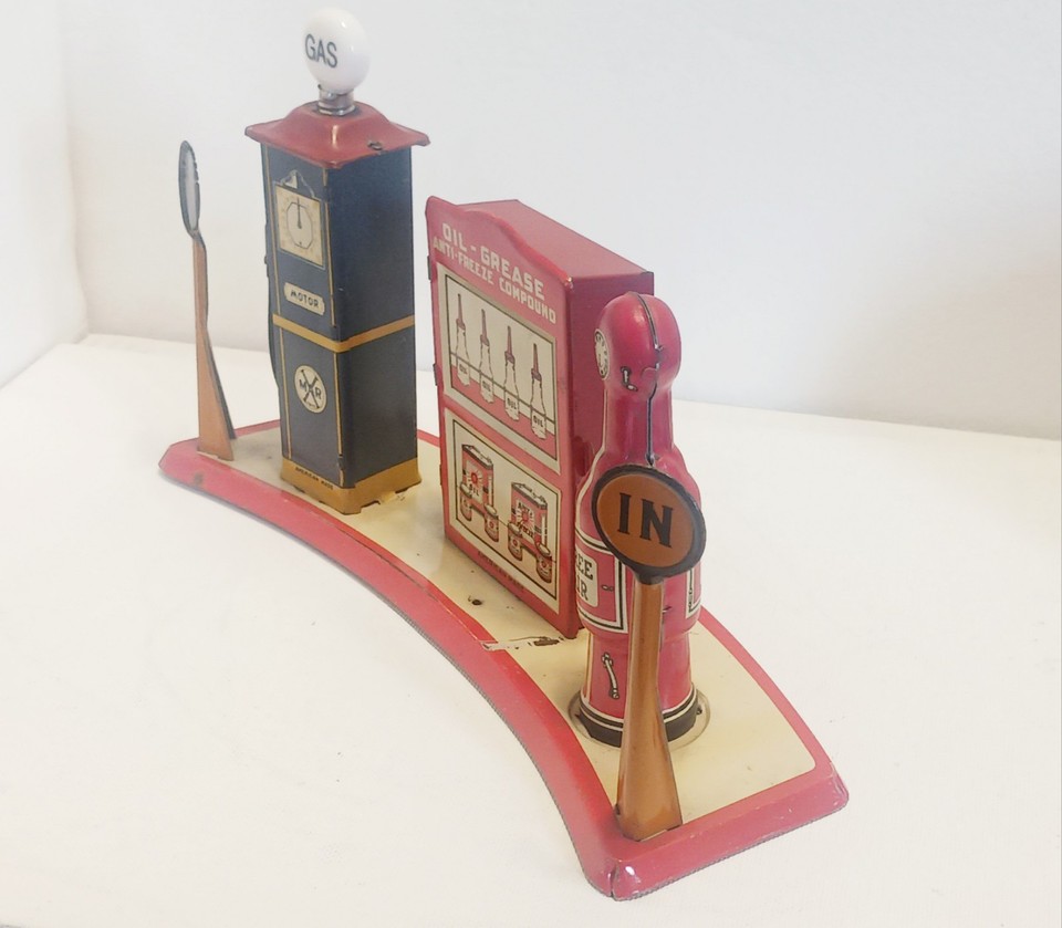 Vintage 1920s Marx Tin Litho Gas Station Island Car Gas Pump Motor Oil ...