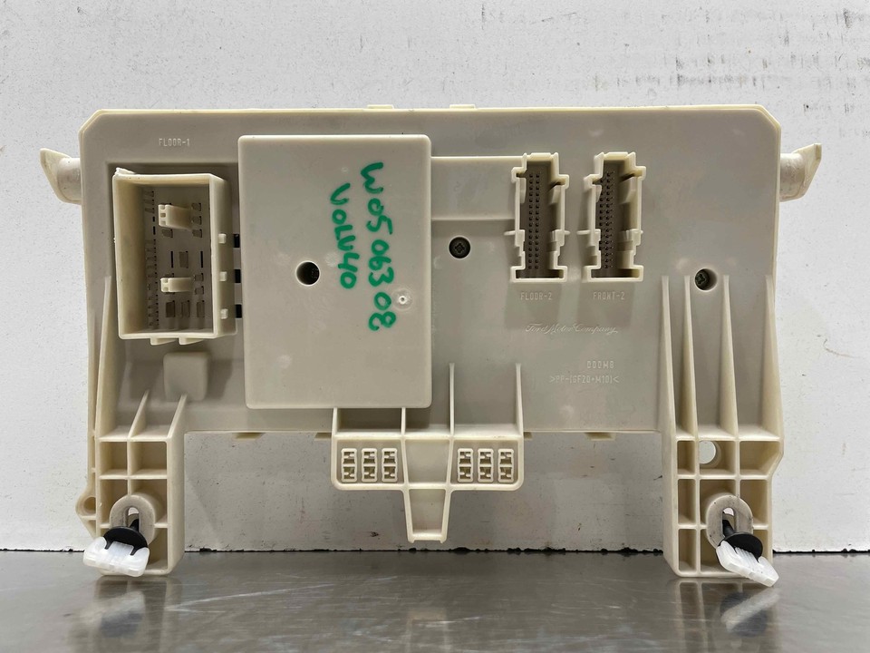 2008 Volvo S40 OEM Body Control Computer Module Fuse Box BCM 31254903 ...