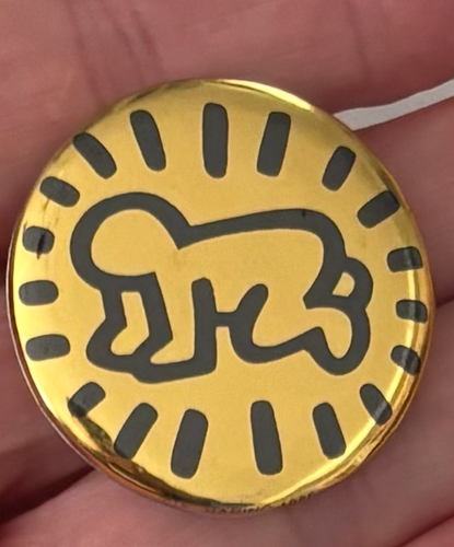 Keith Haring 1988 gold metallic crawling baby button Vintage | eBay
