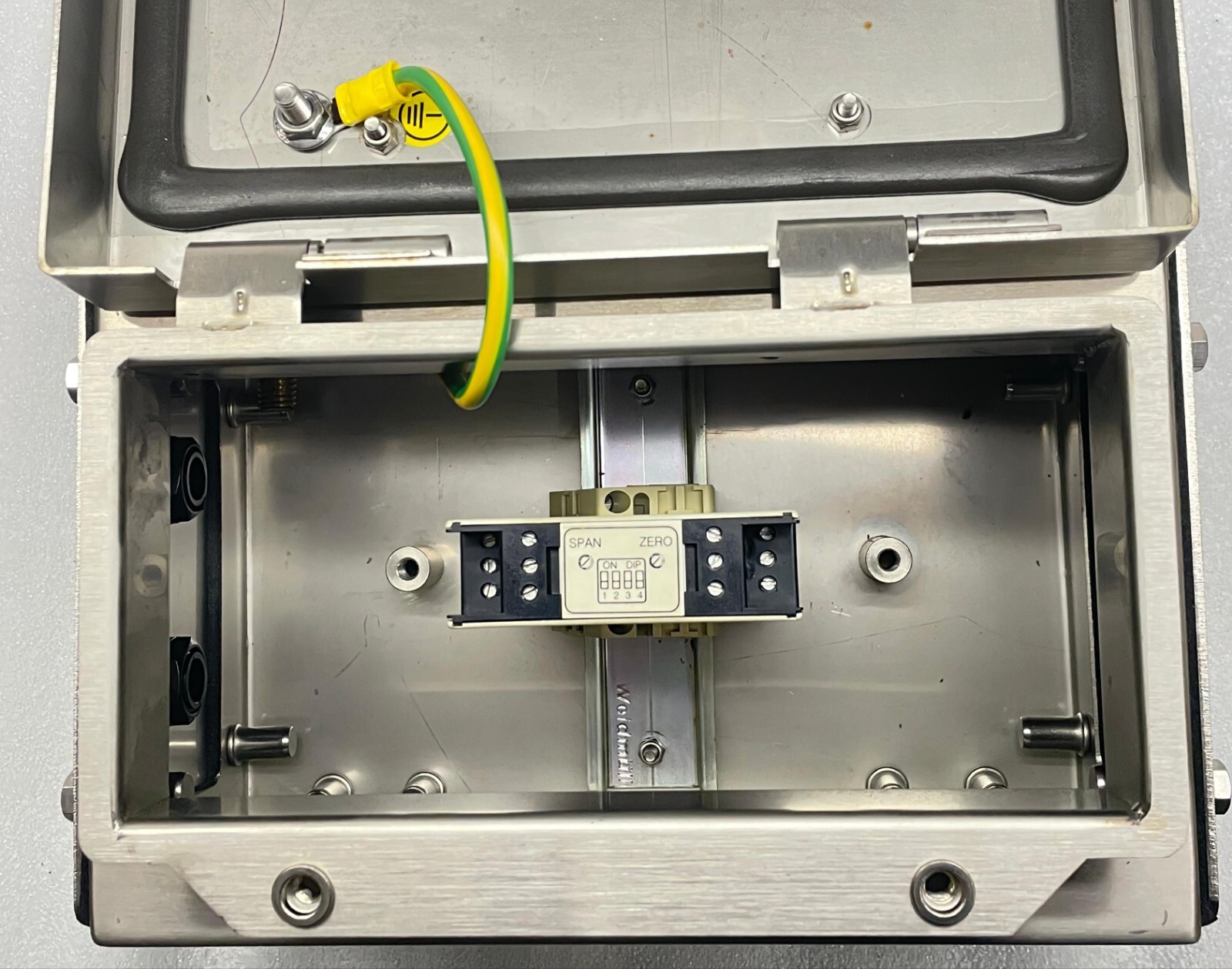 STRAINSTALL SINGLE CHANNEL AMPLIFIER ENCLOSURE TYPE 5927 BAS01ATEX1025X ...