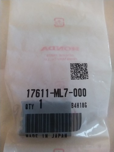 HONDA VFR400 NC30. Tank Rubber. NEW. NOS. OEM. ORIGINAL. GENUINE 17611 ...