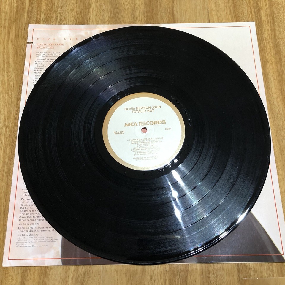 Olivia Newton-John ‎– Totally Hot Vinyl LP 12" Platinum Plus . (3LP2 ...