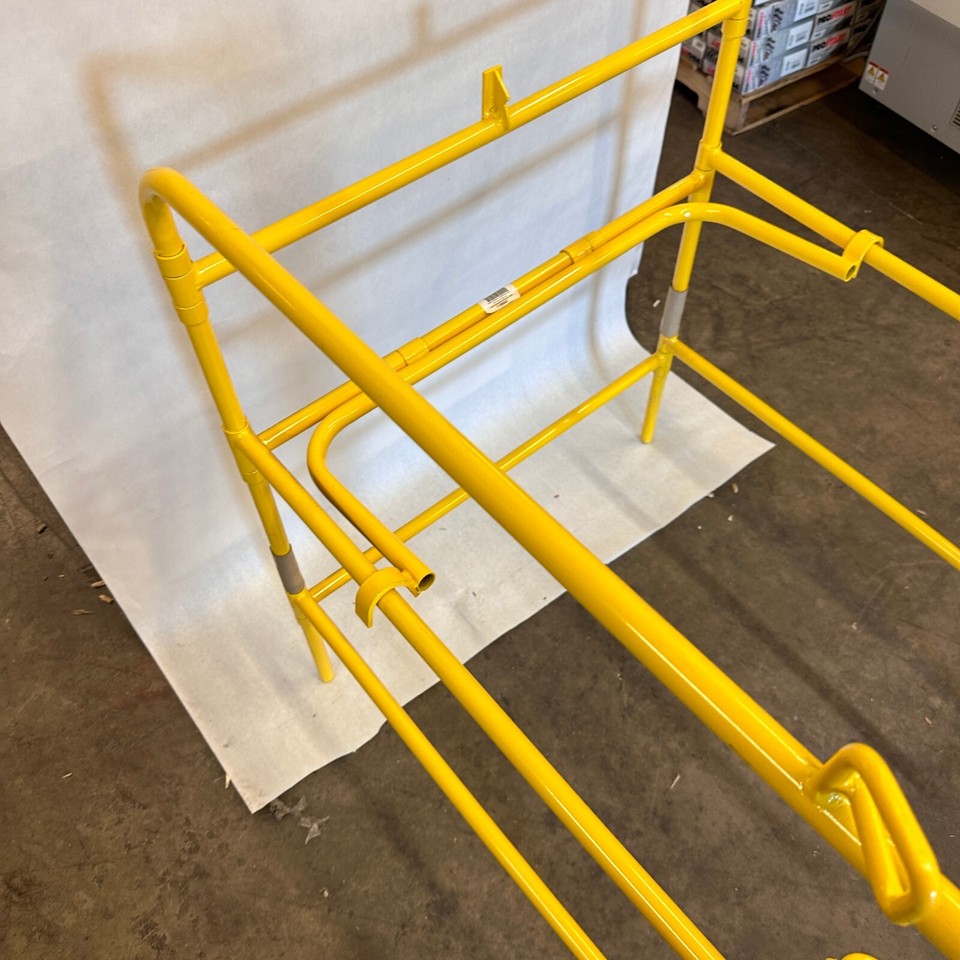 Grainger 10K047 Collapsible Manhole Guard Rail 42x33x33 in, Steel ...