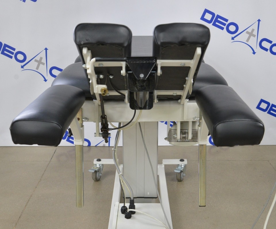 Chattanooga 3D-Active Trac 8042 Chiropractic Traction Exam Table W ...
