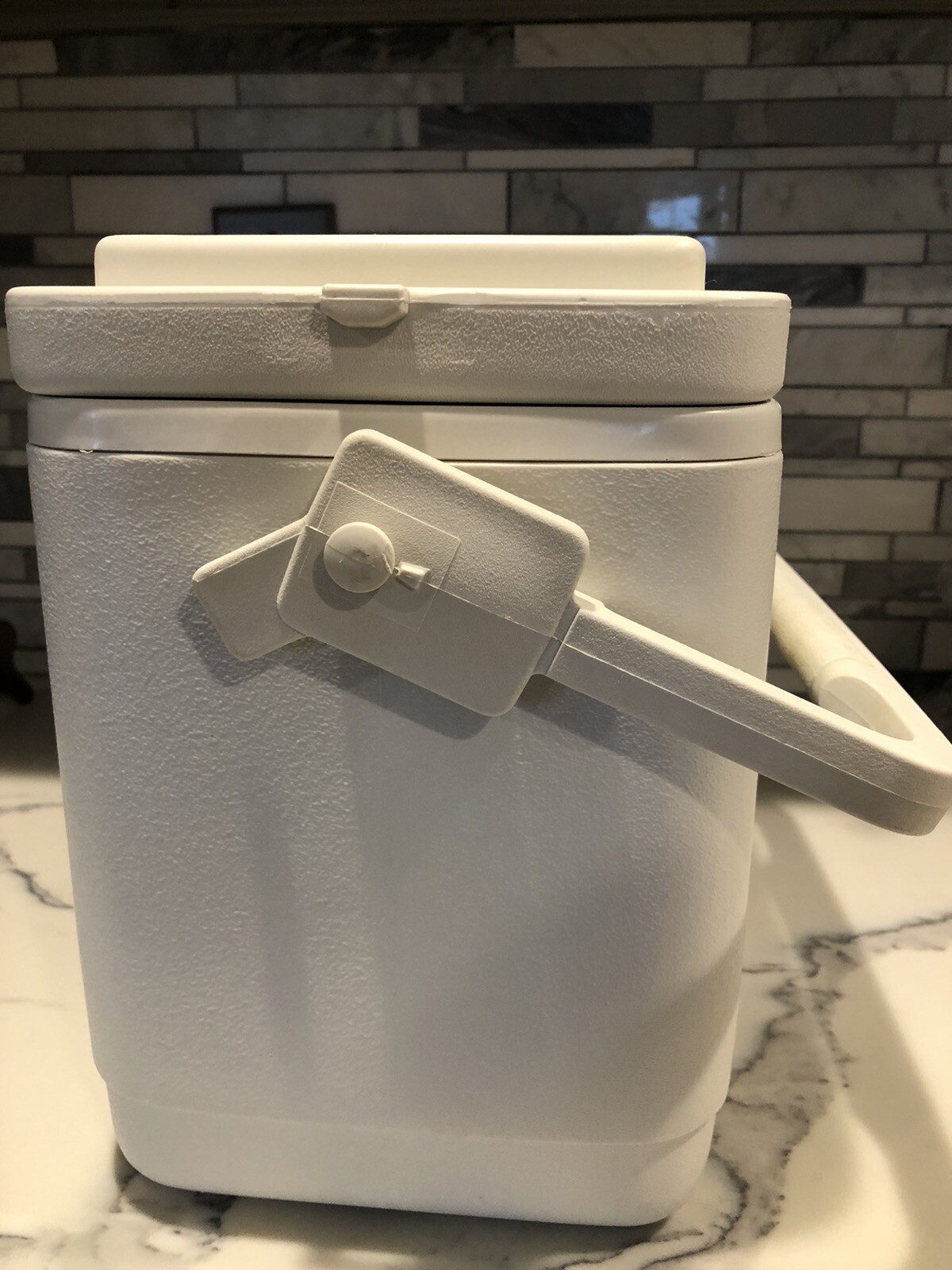 Vintage Igloo 10 Multicolor Cooler Ice Chest White Sailboat Beach Sun ...