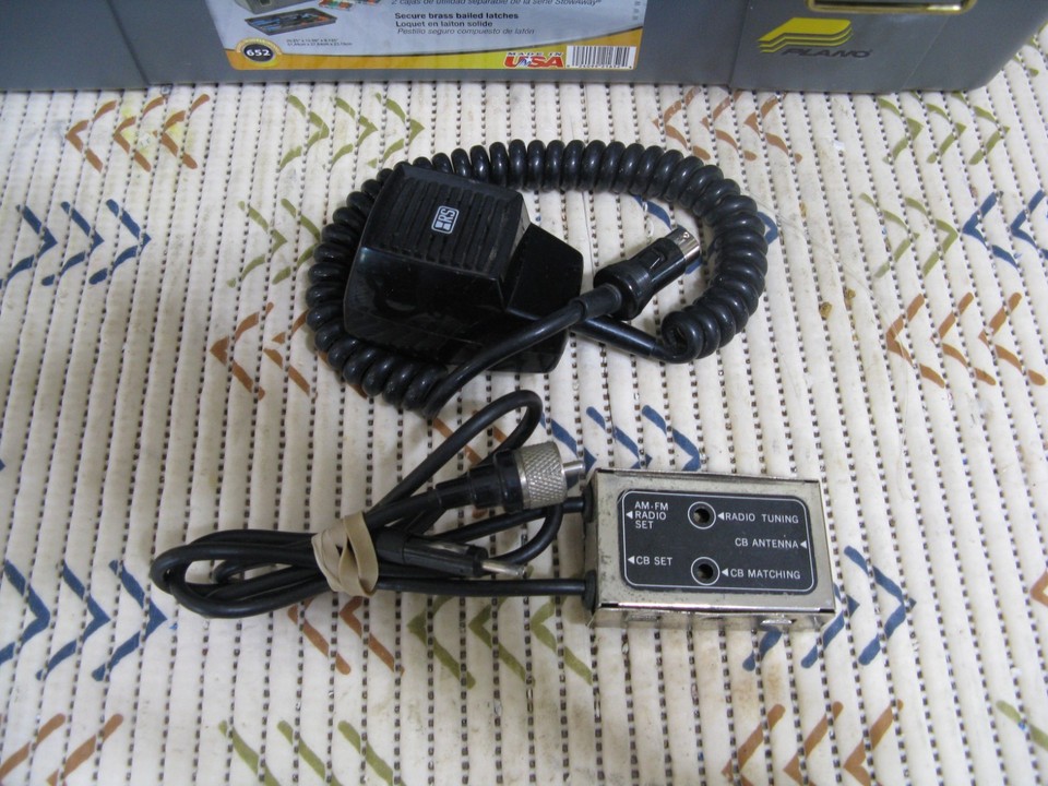 SUPER NICE CB Base Station Transceiver Radio Shack TRC-495 With Mic ...