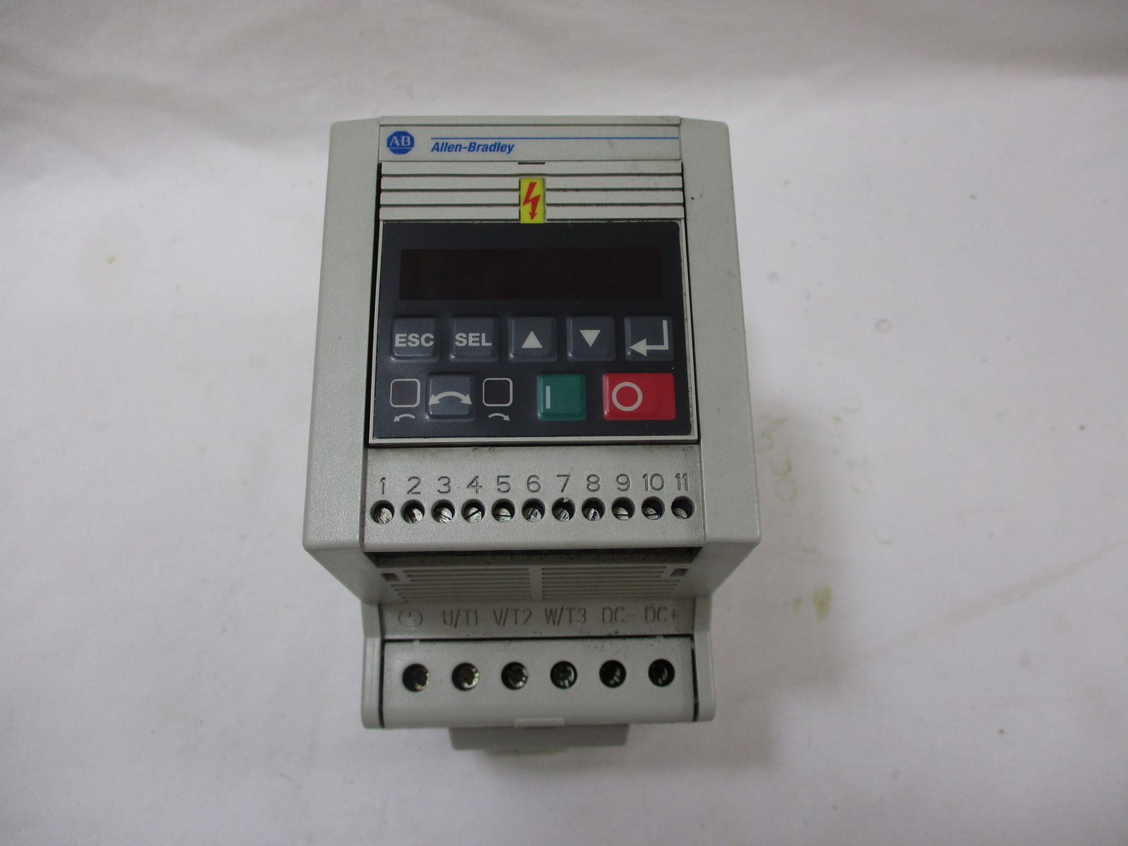 ALLEN BRADLEY 160-BA04NSF1 SERIES C VARIABLE SPEED DRIVE 2HP 3 PH ...
