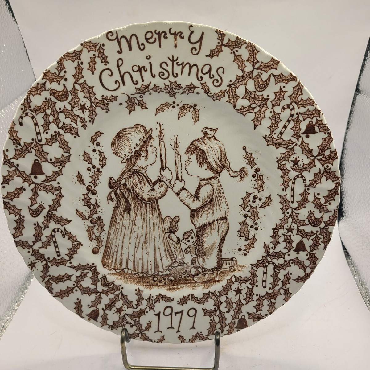 Christmas plate. Merry Christmas 1979 plate. Royal Crownford Christmas plate. Merry Christmas 1979 plate. Royal Crownford