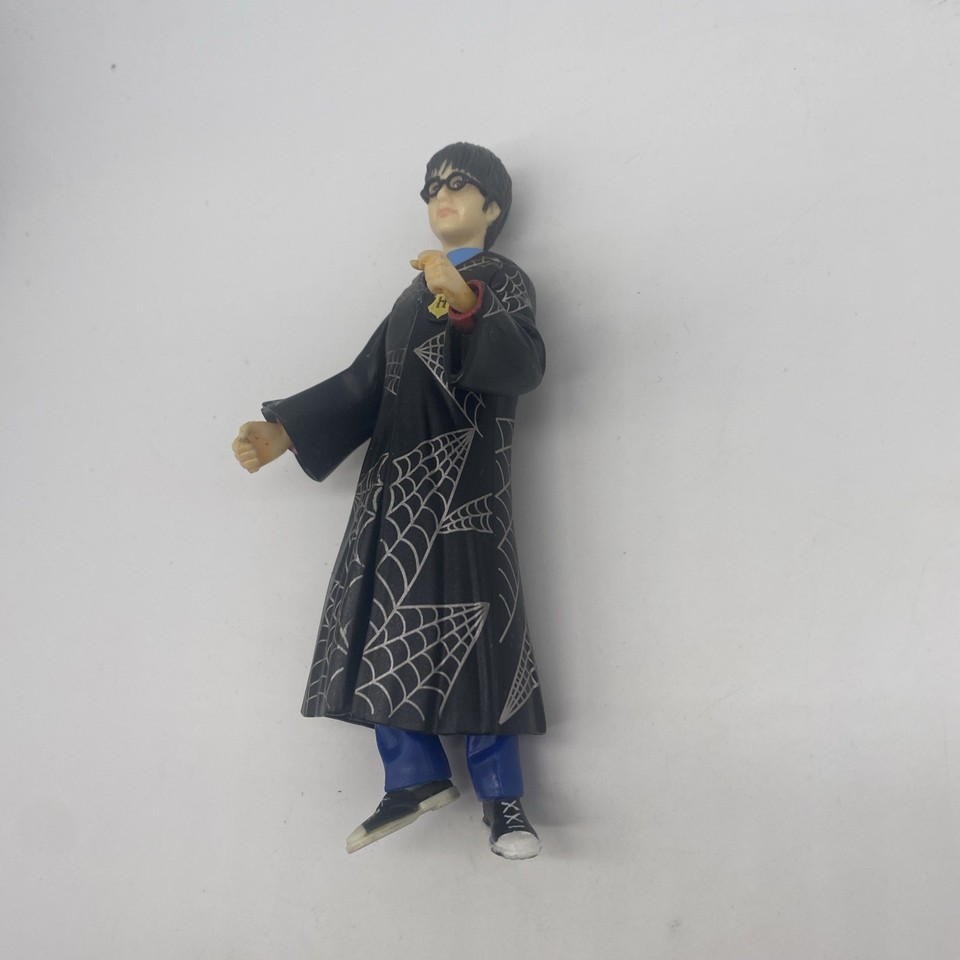 Harry Potter Hogwarts Harry Student Spider Web Cloak 5 Inch Action ...