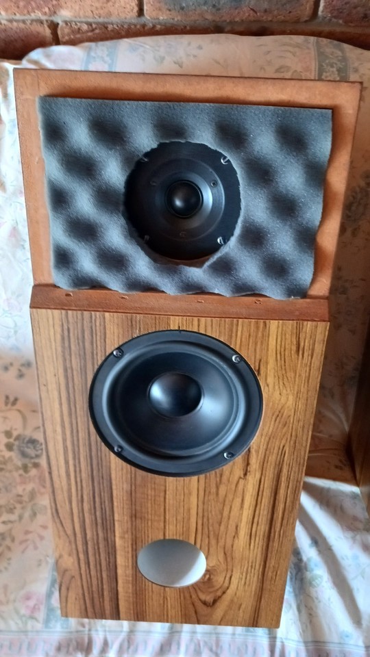 Vifa 2 way time aligned high end speakers with stands 150mm woofer 25mm ...