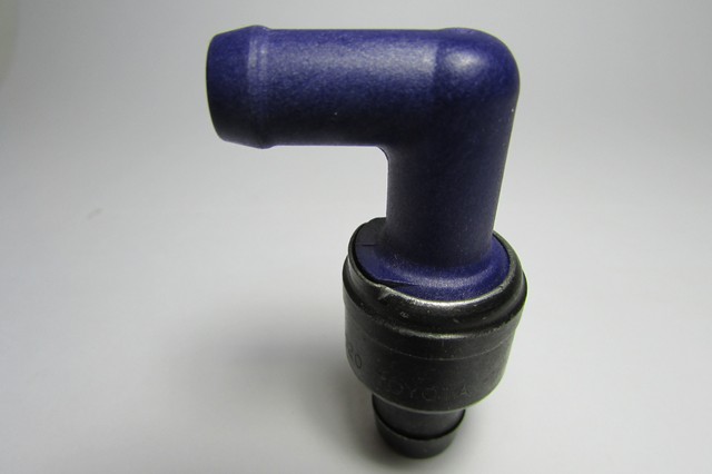 NEW GENUINE TOYOTA 12204-50020 PCV VALVE FOR LEXUS & TOYOTA V8 4.0 - 4. ...