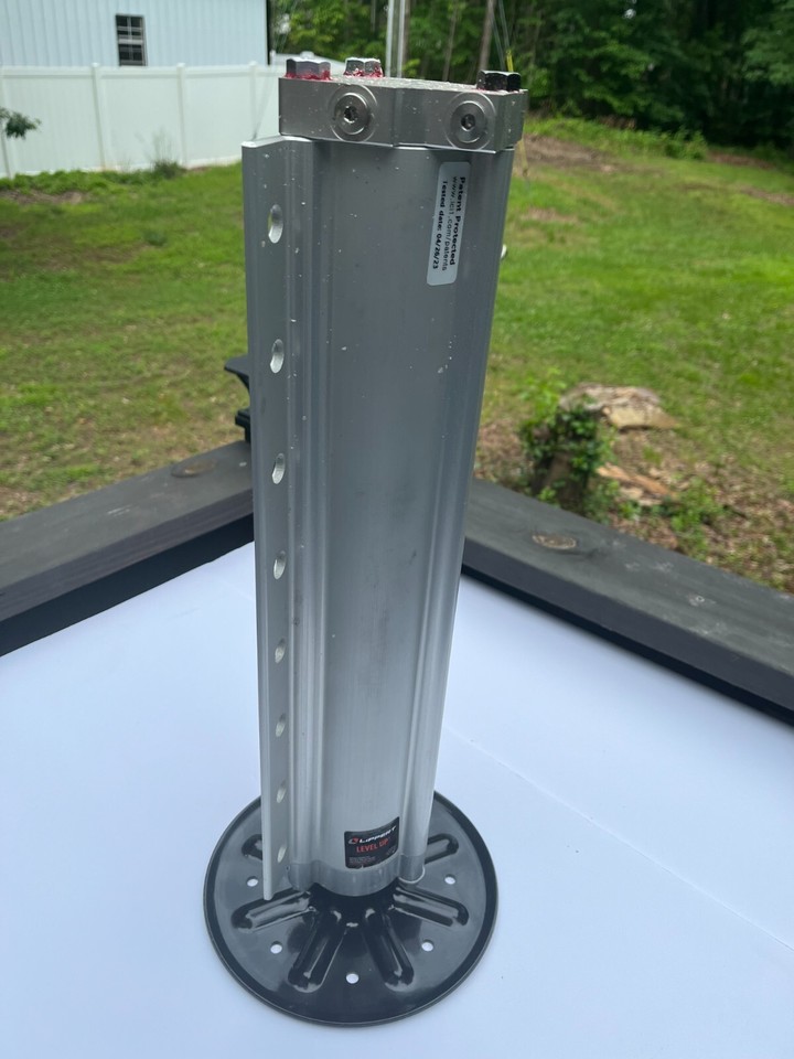 Lippert Aluminum Hydraulic Leveling Jack Assembly with 14,000-lb ...