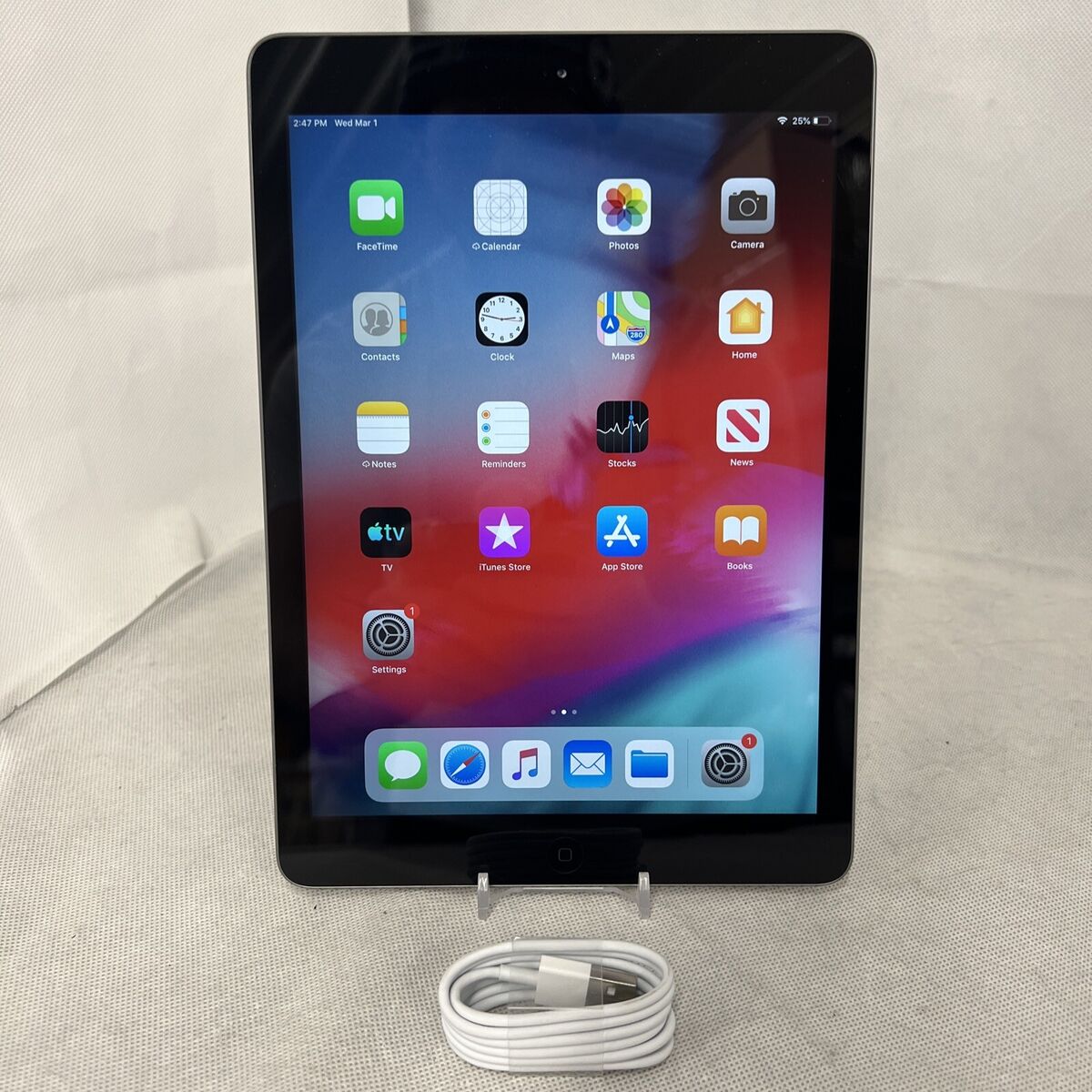 Apple iPad Air 1st Gen. A1474 - 16GB - Wi-Fi, 9.7 in - Space Apple iPad Air 1st Gen. A1474 - 16GB - Wi-Fi, 9.7 in - Space