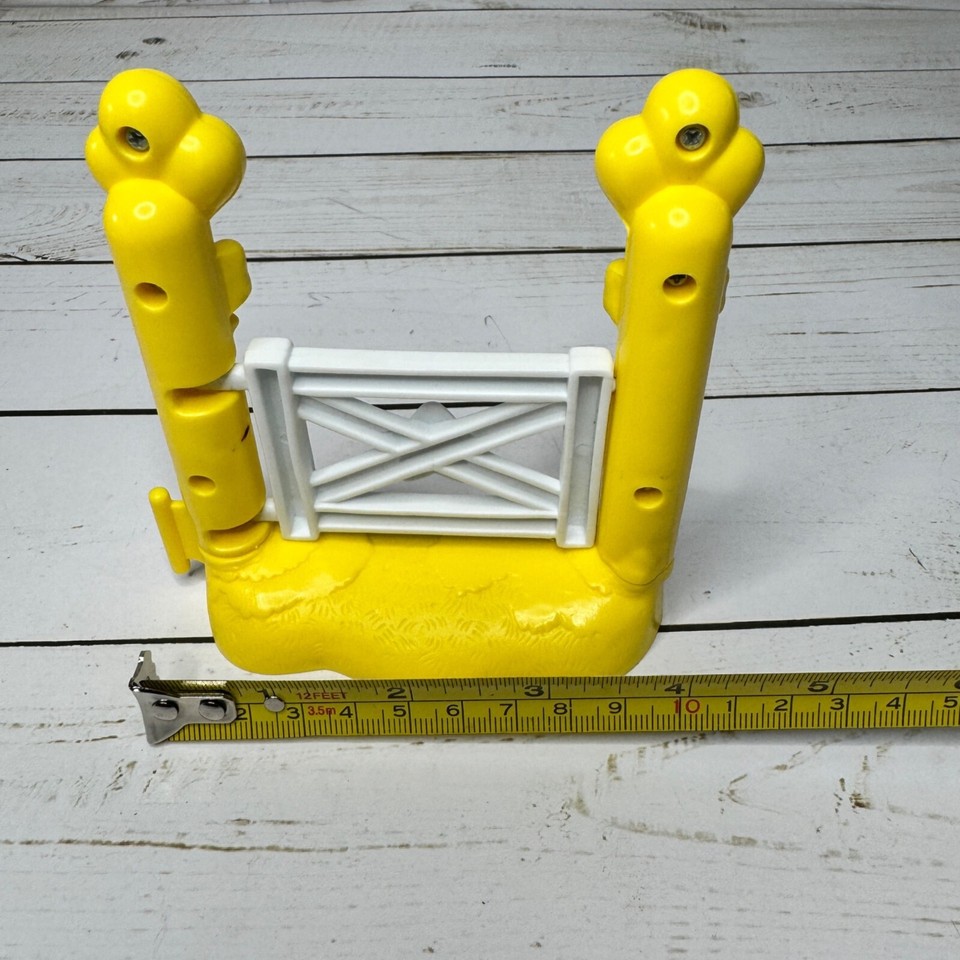 Mattel 2000 Yellow White Toy Plastic Fence Gate Star Design Fisher ...