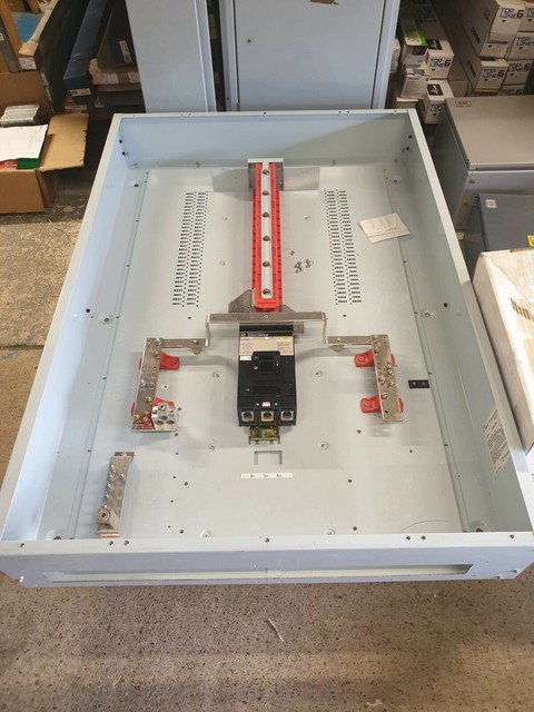 Schneider Square D 630a MCCB Panel Board 3 Phase I-line Range 10 Way ...