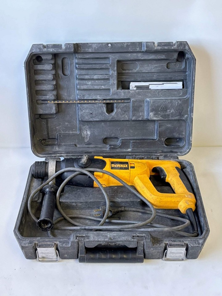 DEWALT D25263K 1‑1/8″ SDS‑PLUS D‑Handle Rotary Hammer Kit with 8.5‑Amp ...