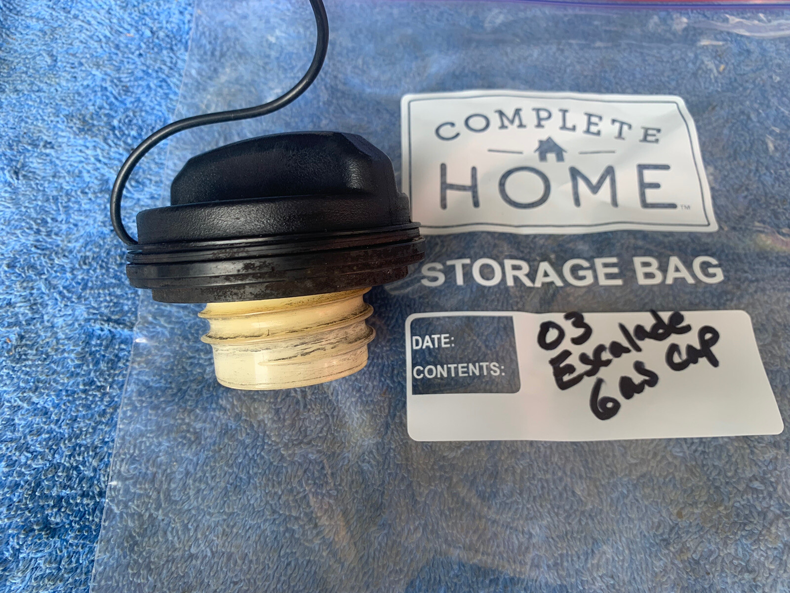 02-06 CADILLAC ESCALADE/SILVERADO FUEL Cap With Tether Strap | eBay