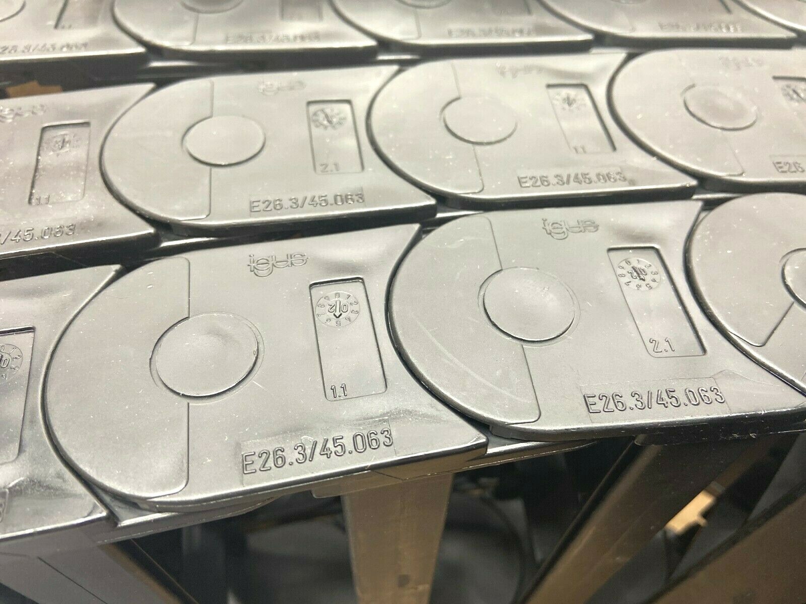 Igus E26.3/45.063 E Cable Chain 66 Links With 2615.34PZ Mounting ...