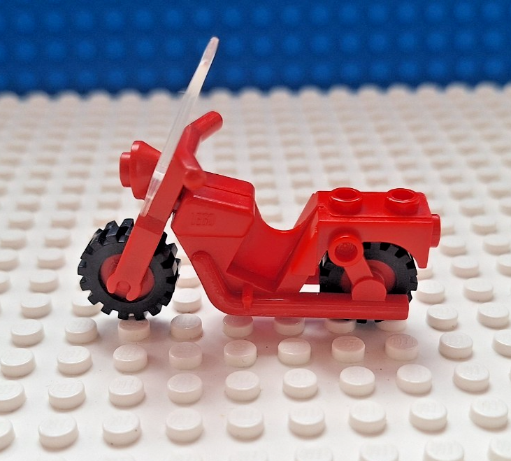 LEGO VINTAGE MOTORBIKE WITH WINDSCREEN RED WHEELS FROM SET 6366 1984 ...