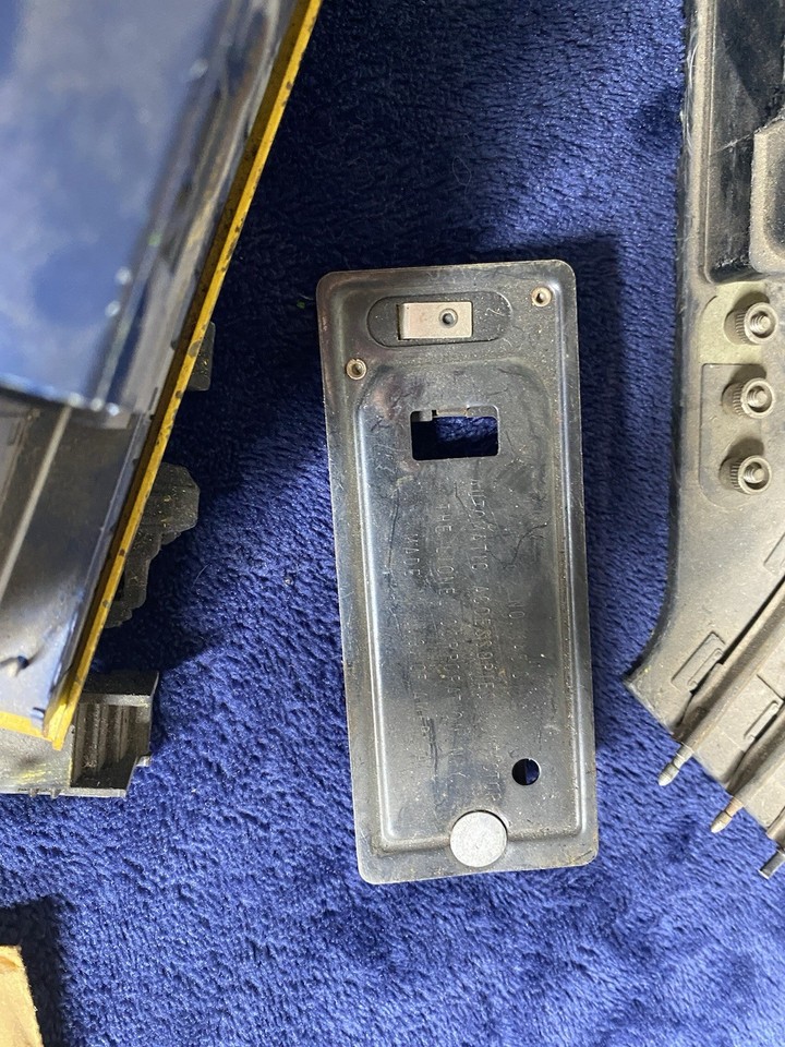 Vintage Lionel Train Lot Engines Cars Accessories Track Mercury Capsule ...