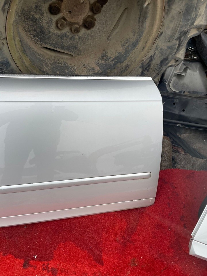 AUDI A4 B7 2004-08 DRIVERS RIGHT OFF SIDE FRONT DOOR IN SILVER PAINT ...