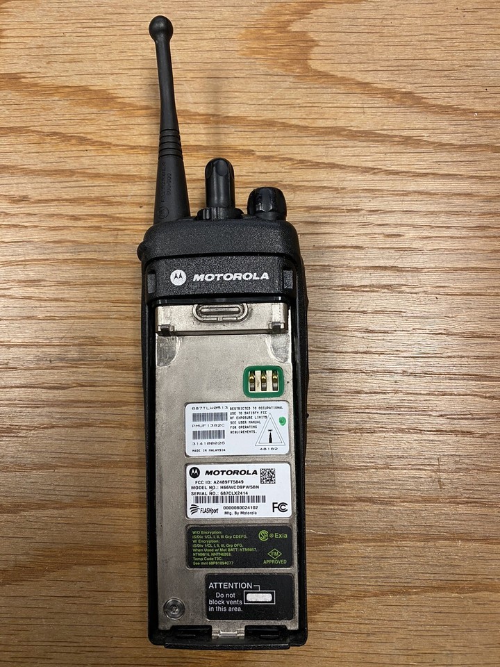 Motorola XTS 1500 Model 1.5 900 MHz Portable | eBay