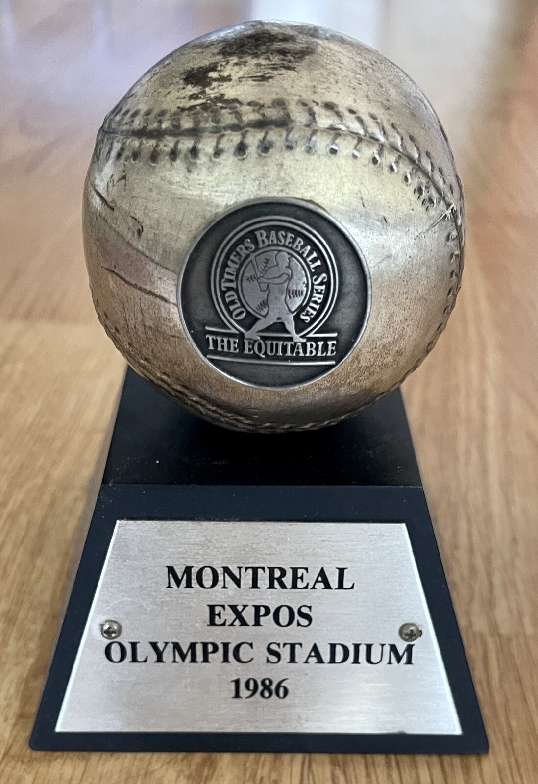 1986 OLD TIMERS GAME TROPHY OLYMPIC STADIUM/MONTREAL EXPOS GIVEN 2 ...