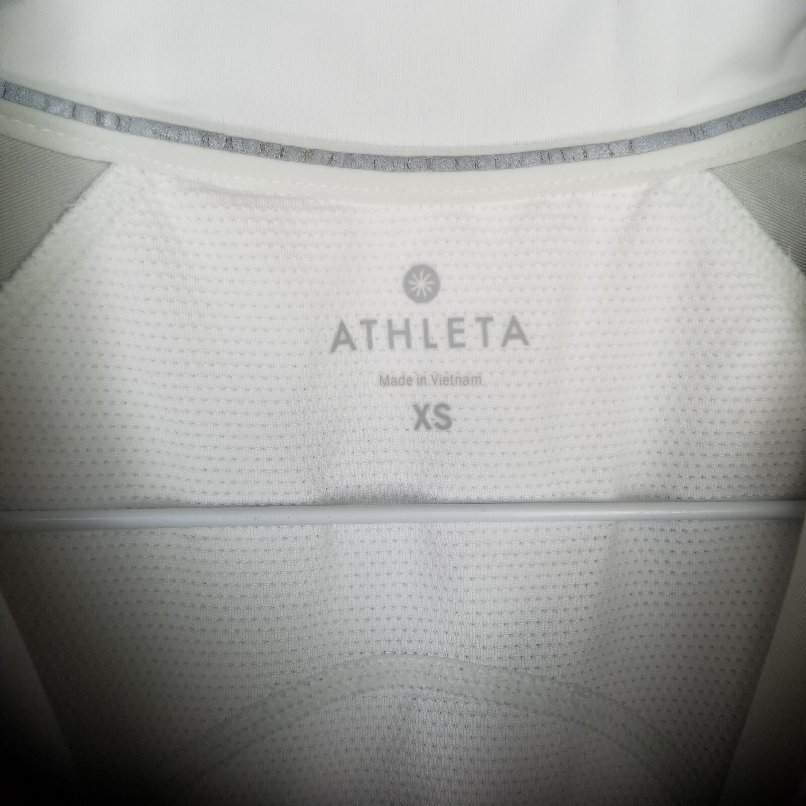 Athleta popover jacket white slim fit reflective XS - Gem