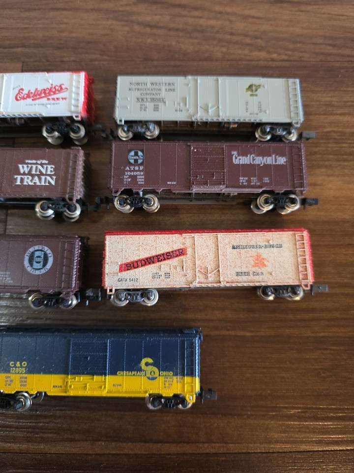 Lot 7 - N Scale Con-Cor Budweiser Edelweiss Wine Train Chesapeake Santa ...