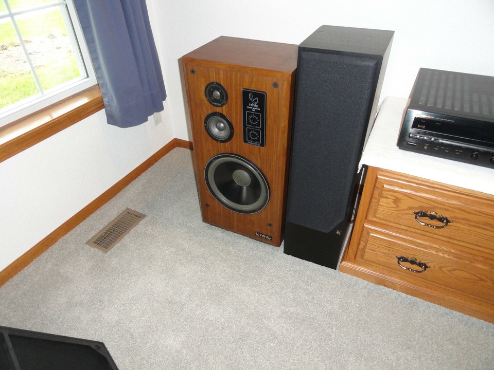 Vintage Infinity SM 120 Studio Monitor Floor Standing Speakers. local ...