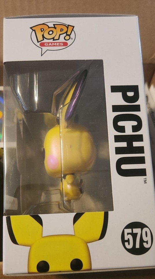 Funko Pop! Pokémon Center Exclusive Pichu #579 Pearlescent In Hand ...