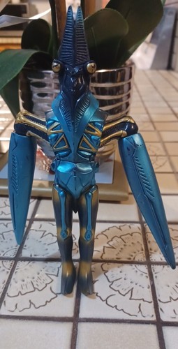 Powered Alien Baltan 1993 Bandai Kaiju 8" Ultraman Ultra Monster Series ...