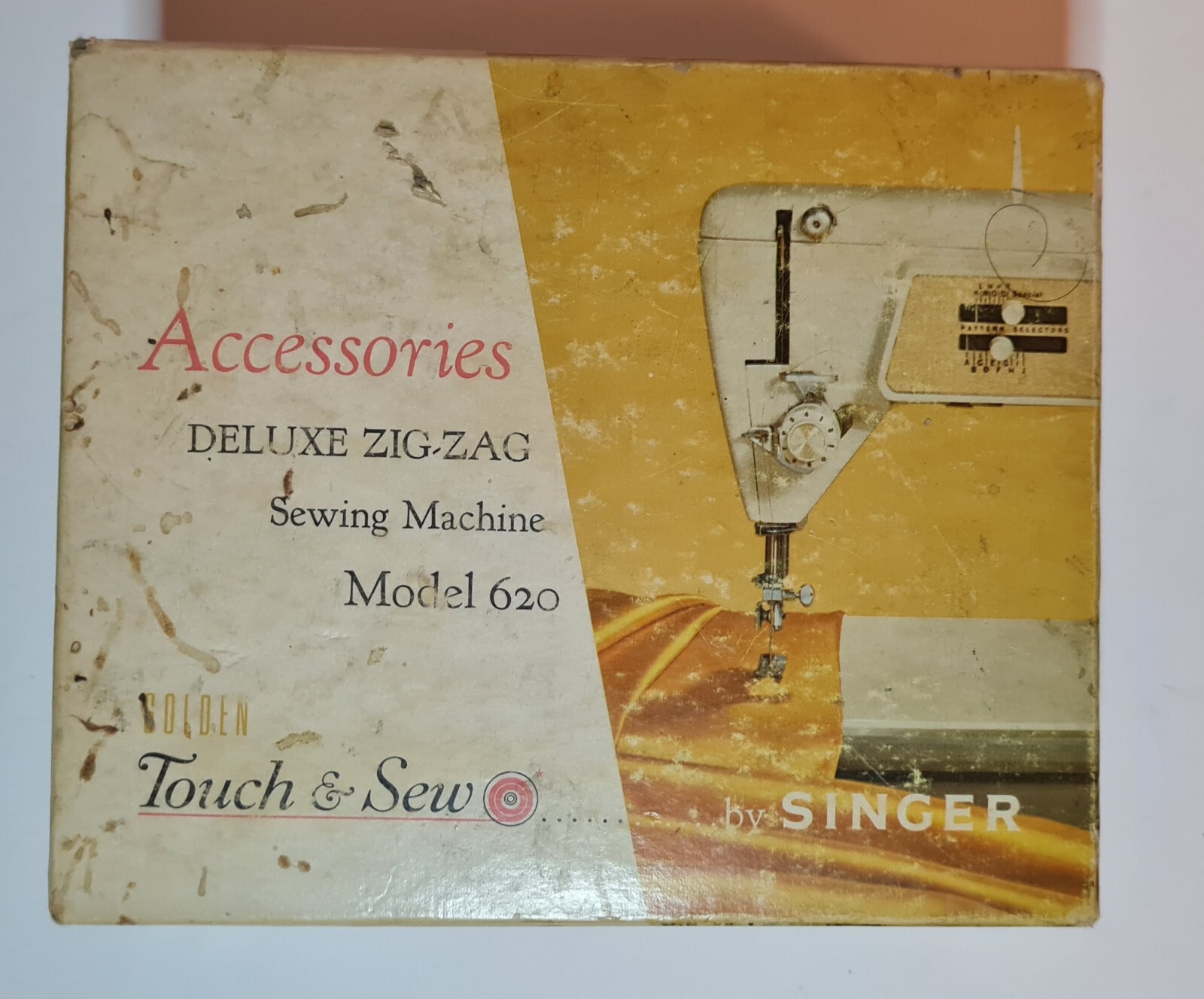 Singer Accesories Deluxe Zig-zag Sewing machine model 620 Golden touch ...