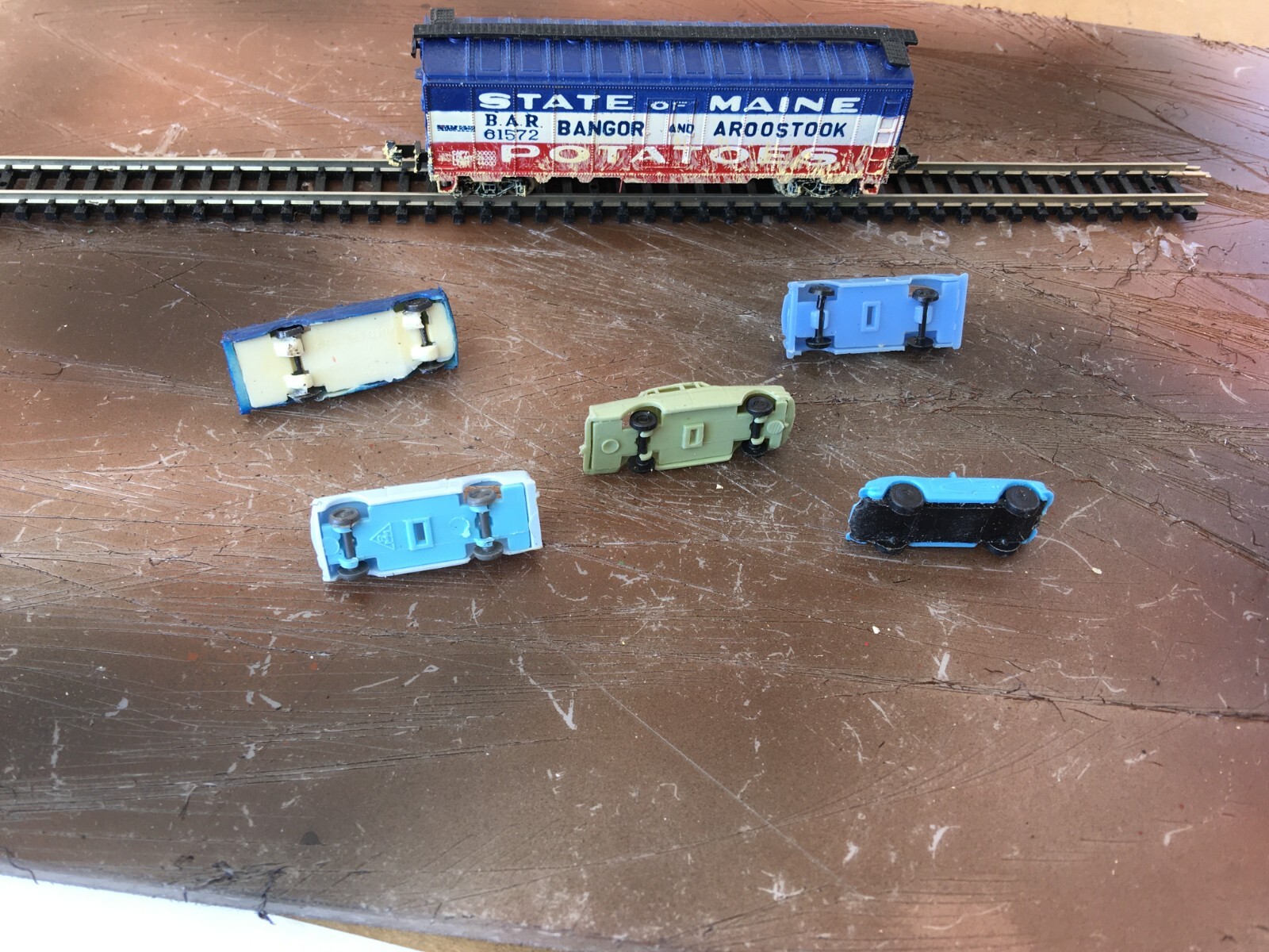 5 Car Lot 4 Blue One Green 1:160 N Scale Trains | eBay
