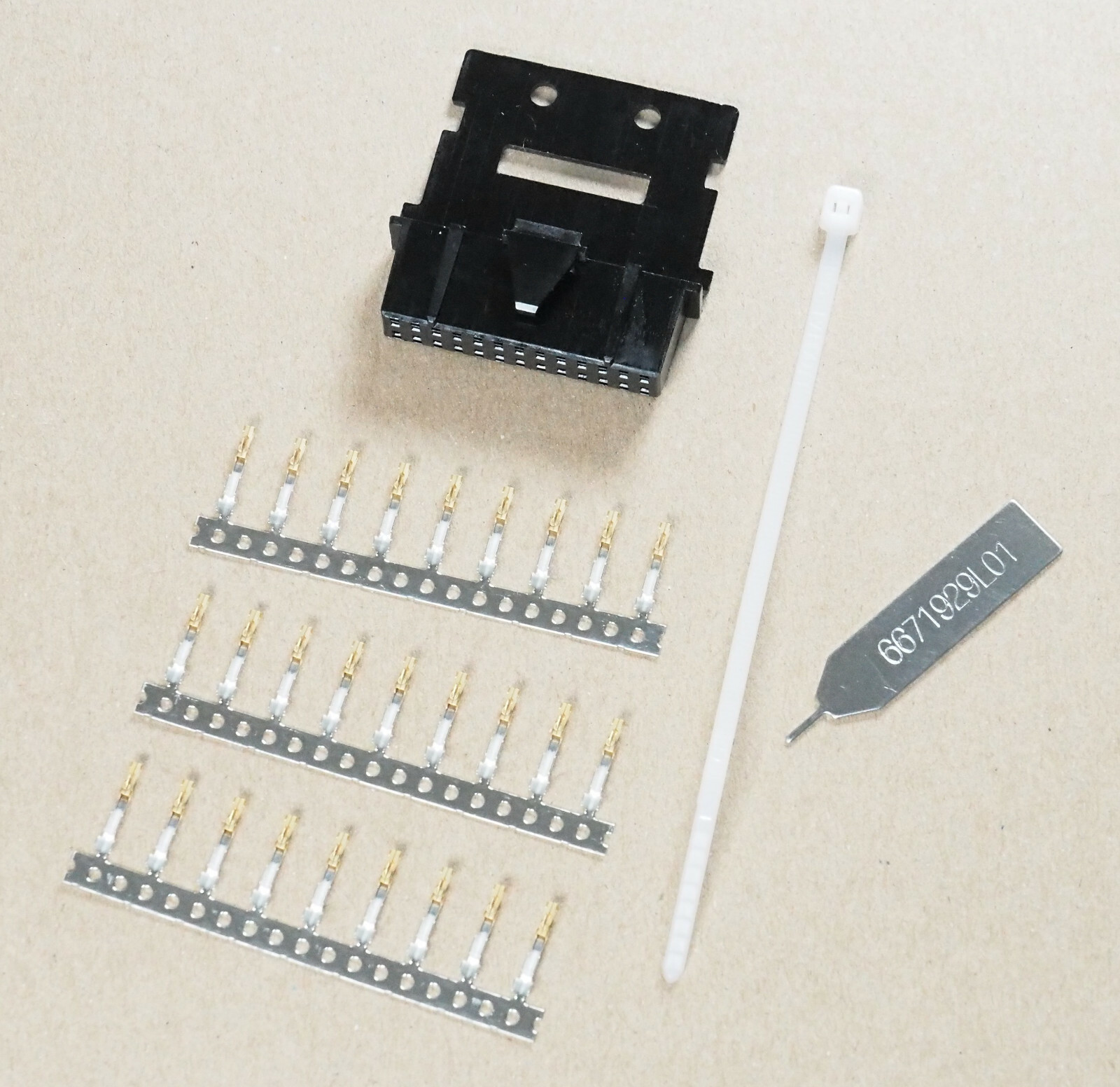 Motorola PMLN5072A Connector Anschluss Kit DM4400 DM4401 DM4600 DM4601 ...