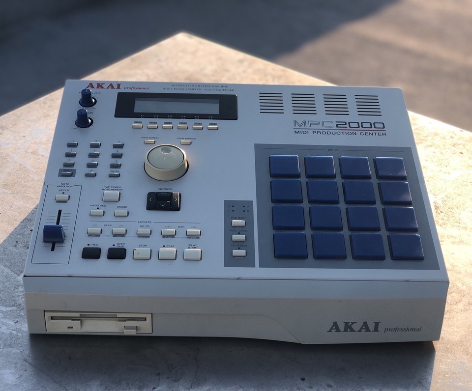 Custom Akai MPC 2000 w/BLUE LEDs & PADs || Serviced, Tested & Working ...