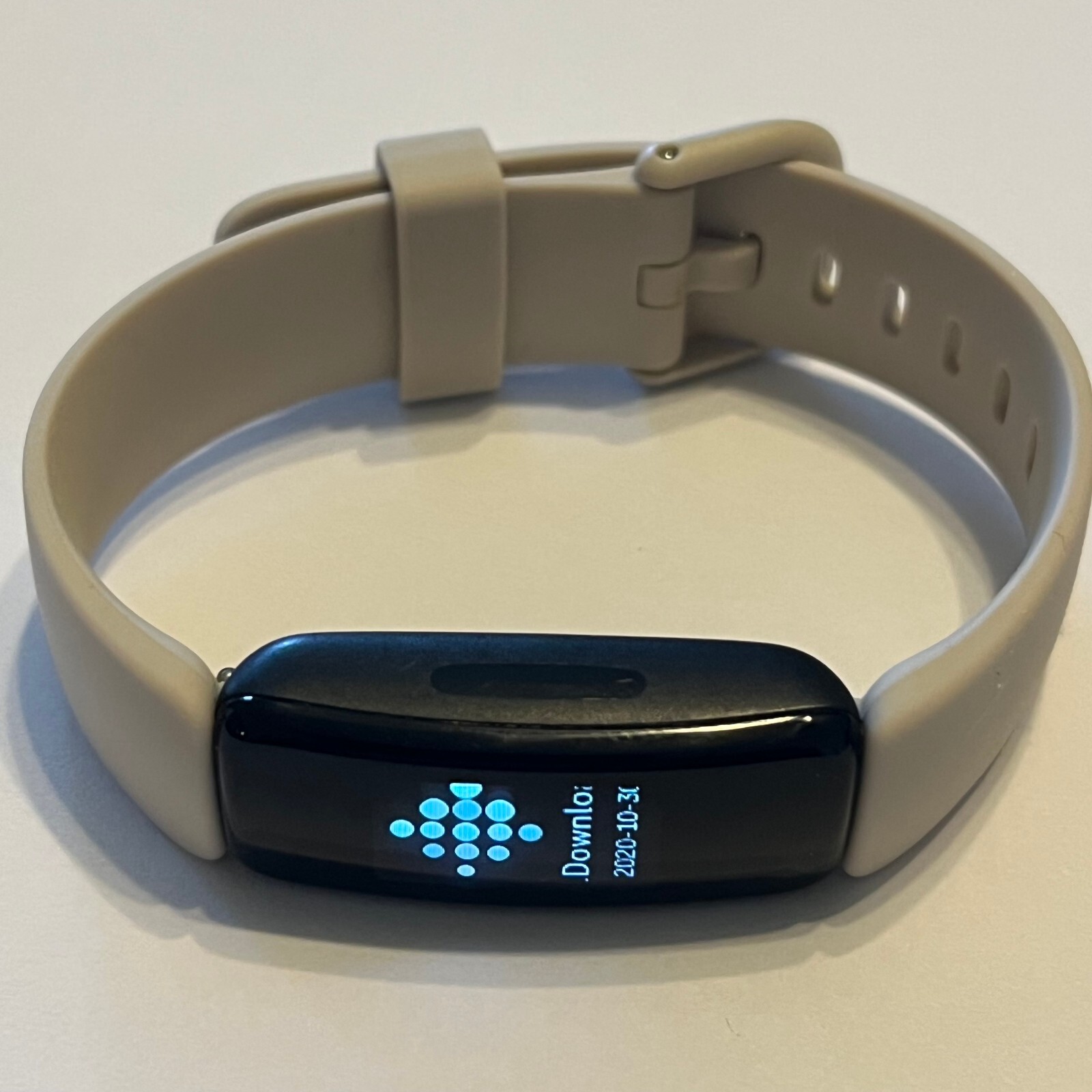 Fitbit Inspire 2 Fitness Activity Tracker + Heart Rate Monitor White ...