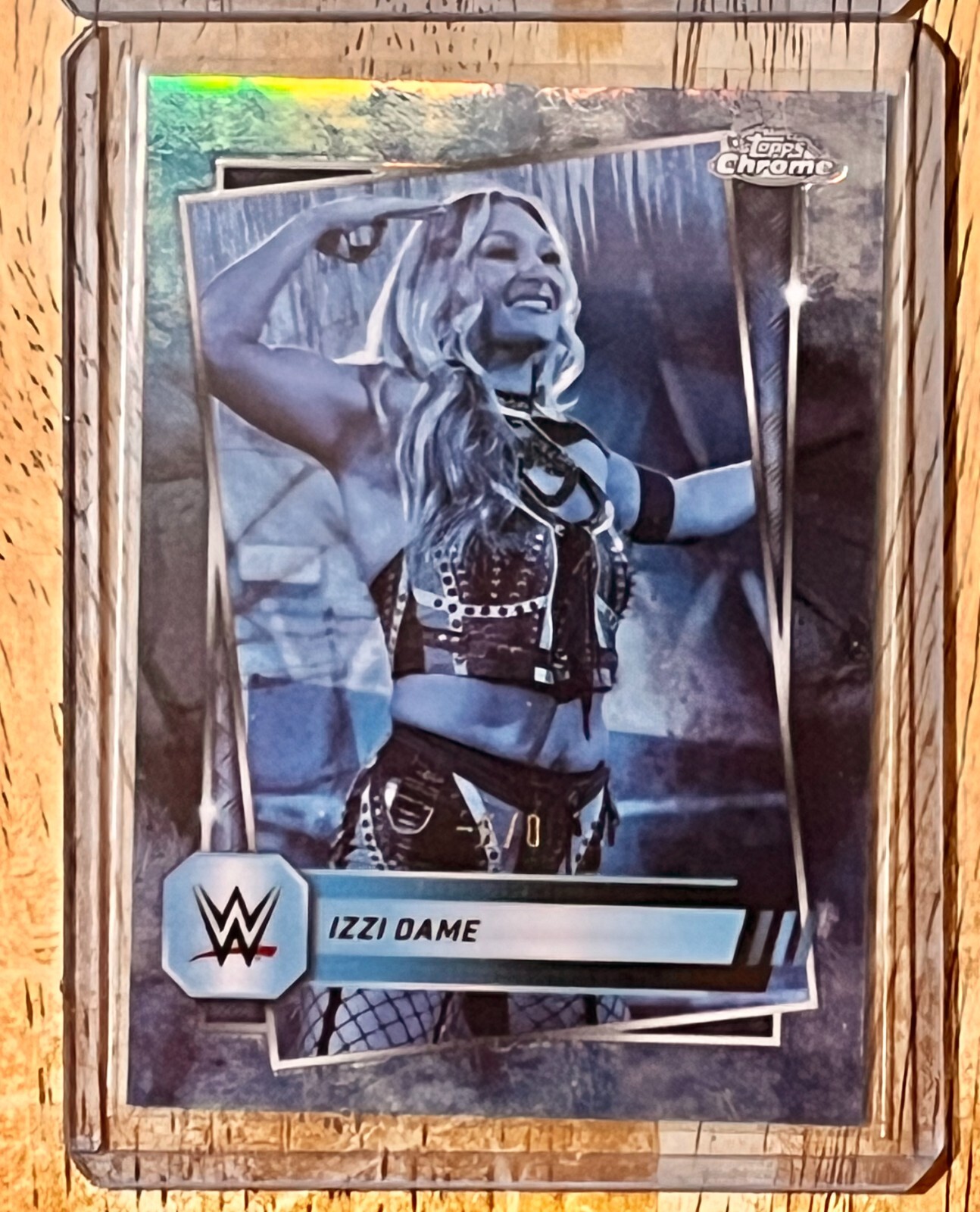 Izzi Dame 2025 Topps Chrome WWE #55 Frozenfractor /-5 Price Guide ...