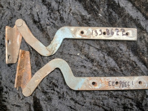 1961 1962 1963 Studebaker Larks ~ Pair L &R Hood Hinges ~ 1338622/23 | eBay
