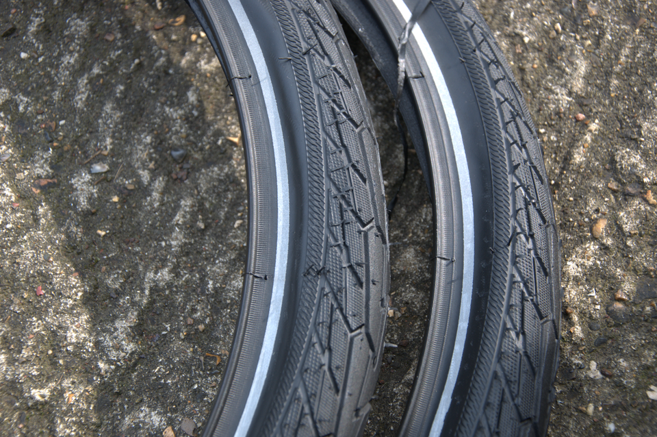 Schwalbe Bike Tyres PAIR 20" x 1.75" Tyre Folding Bike Kids Bike ...