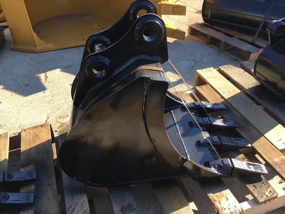 New 18" Excavator Bucket for a Takeuchi TB135 | eBay