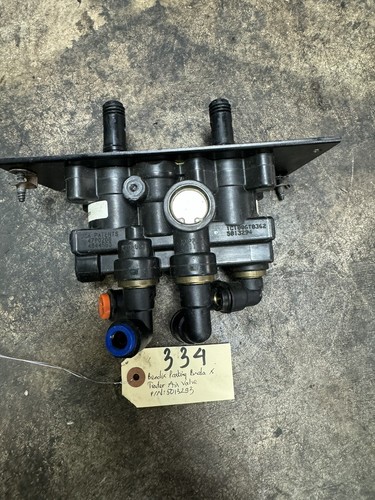 BENDIX PARKING BRAKE & TRAILER AIR VALVE - P/N: 5013293 5018303 | eBay